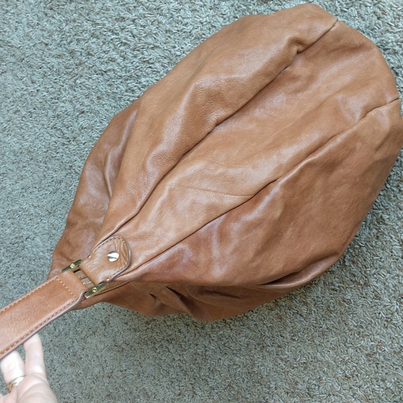 Tory Burch | Bags | Tory Burch Slouch Bag | Poshmark